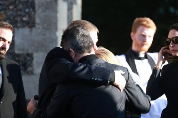 Simon Cowell comforted by Liam Payne's parents at late One Direction ...