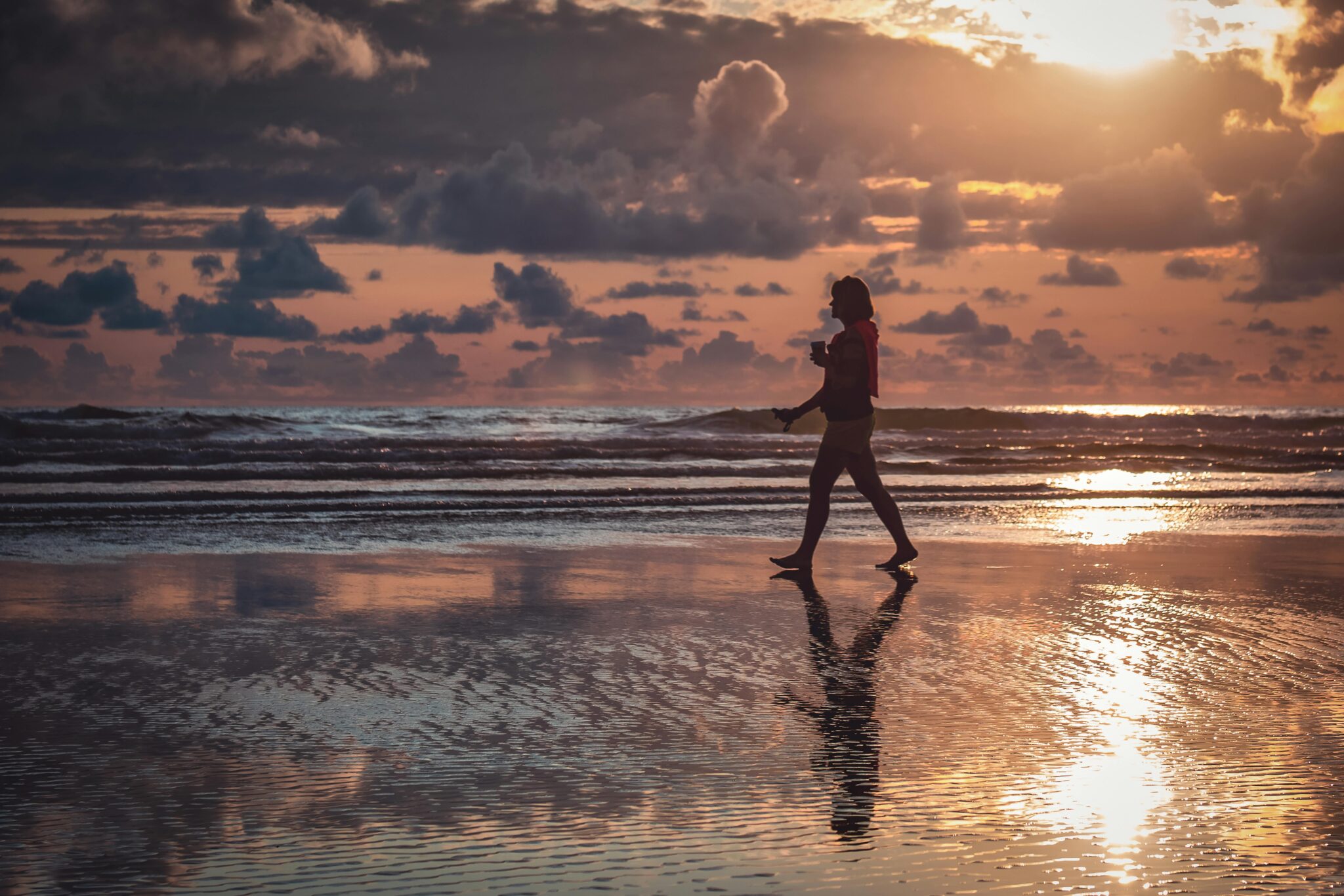 Fast Walking and What It Reveals About Your Personality PEOPLE WHO WALK ...
